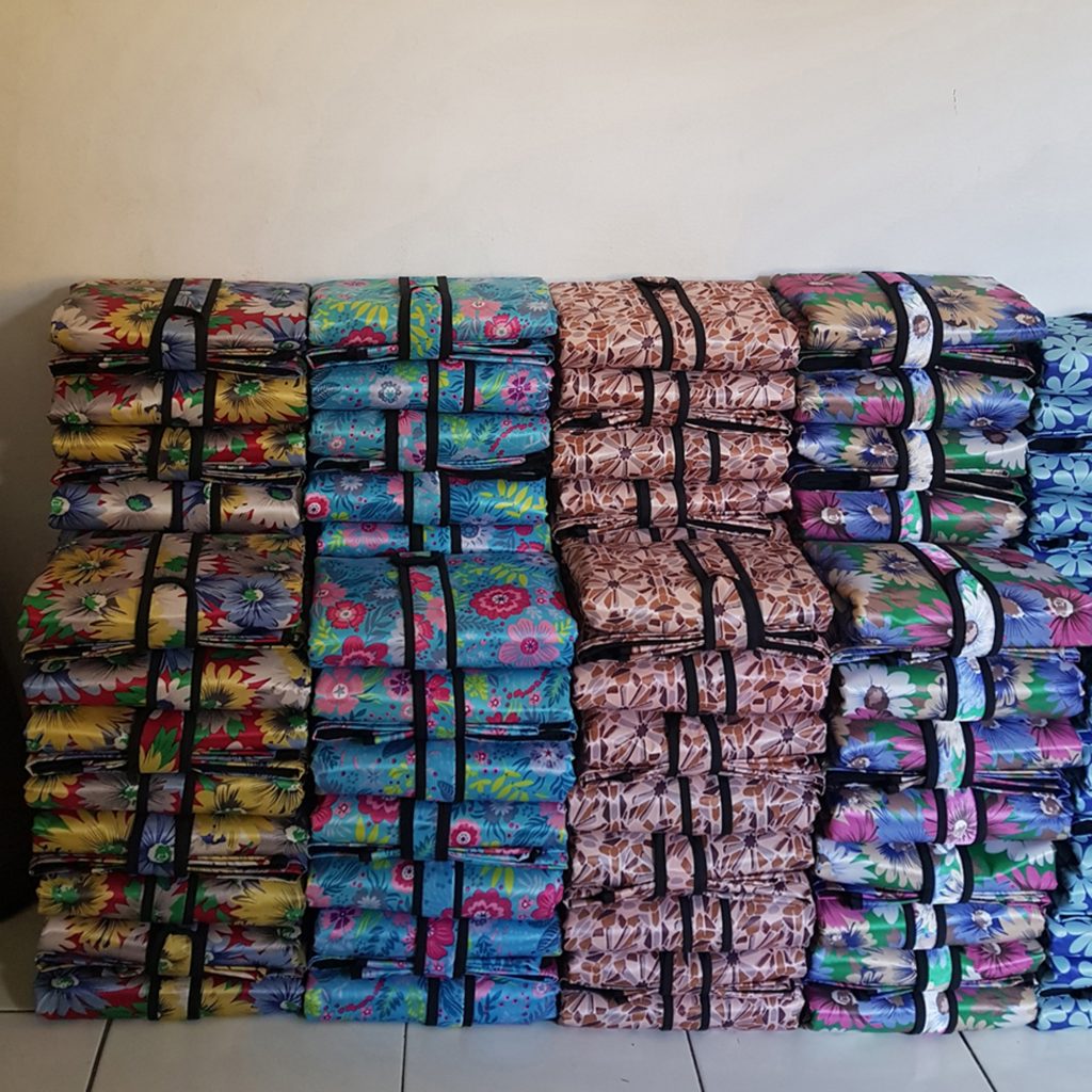Beragam Motif Tikar Lipat Praktis - Kips Style